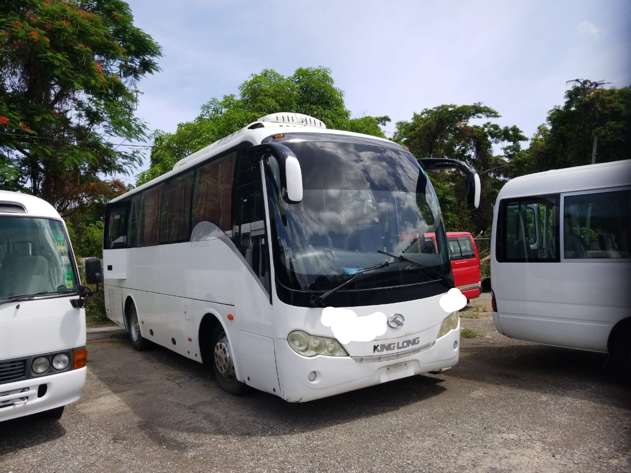 KING LONG TOUR BUS - LocatorZONE